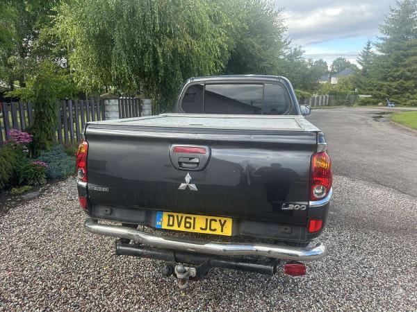 Black Mitsubishi l-200 2011 in Kaunas, with an engine capacity of 2.48 L and mileage of 180 thousand km for 5250 €, photo 7 on AUTOMOTO.COM.LV