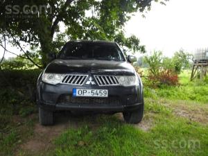 Melns Mitsubishi l-200 2012 Ogre, ar dzinēja tilpumu 2.50 L un nobraukumu 265 tūkst. km par 6900 €, foto 3 vietnē AUTOMOTO.COM.LV