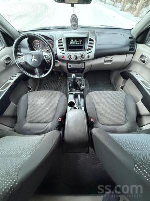 Melns Mitsubishi l-200 2013 Cēsis, ar dzinēja tilpumu 2.50 L un nobraukumu 549 tūkst. km par 4900 €, foto 4 vietnē AUTOMOTO.COM.LV
