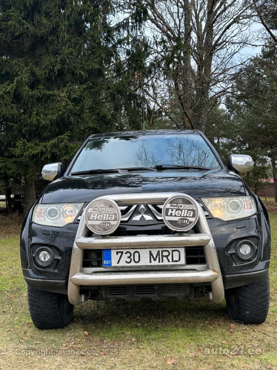 Melns Mitsubishi l-200 2015 Tallina, ar dzinēja tilpumu 2.50 L un nobraukumu 210 tūkst. km par 16500 €, foto 1 vietnē AUTOMOTO.COM.LV