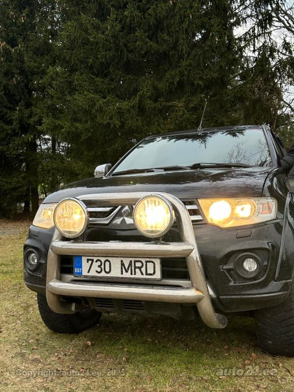 Melns Mitsubishi l-200 2015 Tallina, ar dzinēja tilpumu 2.50 L un nobraukumu 210 tūkst. km par 16500 €, foto 2 vietnē AUTOMOTO.COM.LV