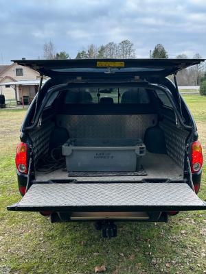 Black Mitsubishi l-200 2015 in Tallinn, with an engine capacity of 2.50 L and mileage of 210 thousand km for 16500 €, photo 6 on AUTOMOTO.COM.LV