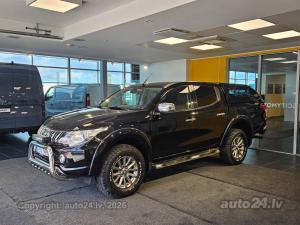 Black Mitsubishi l-200 2016 in Tallinn, with an engine capacity of 2.44 L and mileage of 151 thousand km for 19500 €, photo 4 on AUTOMOTO.COM.LV