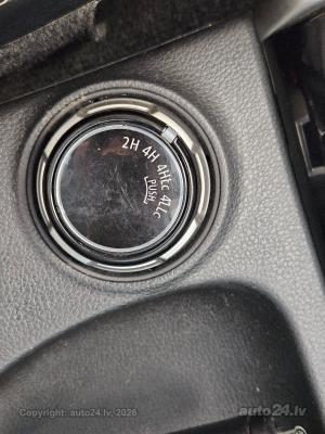 Black Mitsubishi l-200 2016 in Tallinn, with an engine capacity of 2.44 L and mileage of 151 thousand km for 19500 €, photo 12 on AUTOMOTO.COM.LV