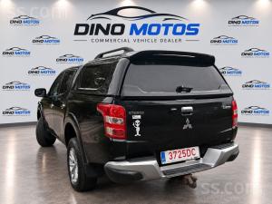 Black Mitsubishi l-200 2017 in Riga, with an engine capacity of 2.40 L and mileage of 265 thousand km for 13800 €, photo 5 on AUTOMOTO.COM.LV