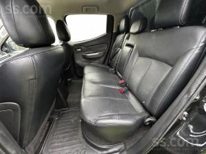 Black Mitsubishi l-200 2017 in Riga, with an engine capacity of 2.40 L and mileage of 265 thousand km for 13800 €, photo 14 on AUTOMOTO.COM.LV