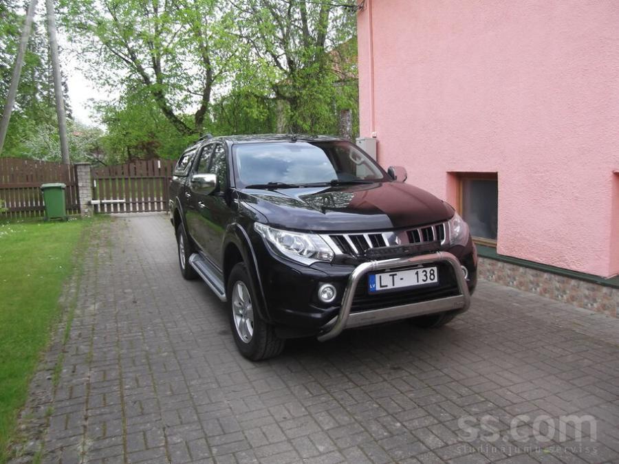 Black Mitsubishi l-200 2018 in Riga, with an engine capacity of 2.40 L and mileage of 112 thousand km for 12490 €, photo 11 on AUTOMOTO.COM.LV