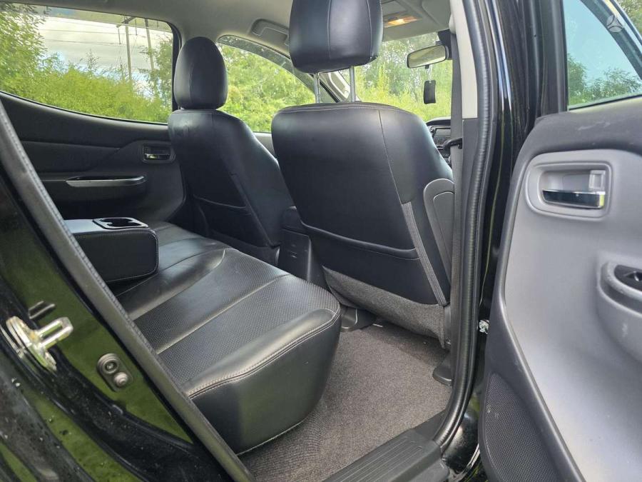 Melns Mitsubishi l-200 2018 Šauļi, ar dzinēja tilpumu 2.40 L un nobraukumu 200 tūkst. km par 12800 €, foto 17 vietnē AUTOMOTO.COM.LV