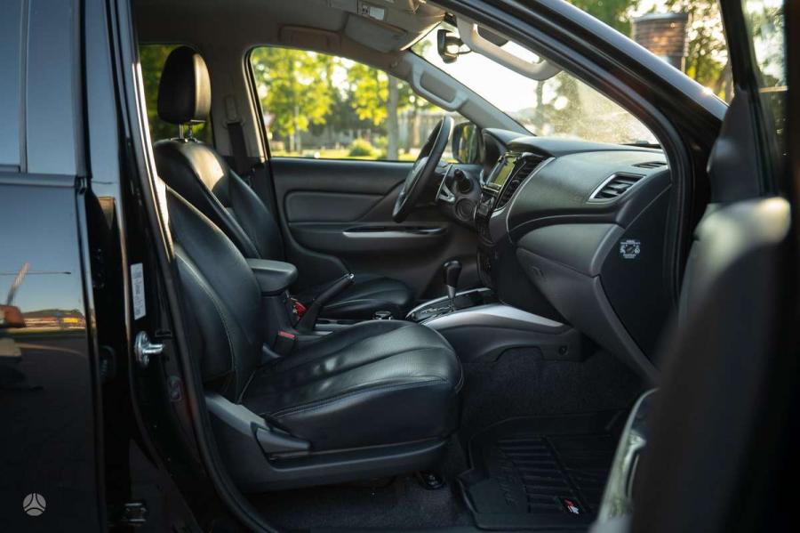 Melns Mitsubishi l-200 2019 Dobele, ar dzinēja tilpumu 2.44 L un nobraukumu 282 tūkst. km par 19965 €, foto 17 vietnē AUTOMOTO.COM.LV