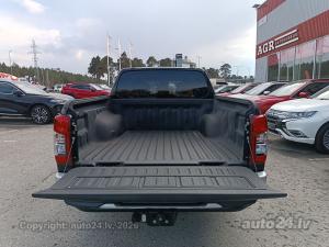 Black Mitsubishi l-200 2022 in Tallinn, with an engine capacity of 2.20 L and mileage of 80 thousand km for 29990 €, photo 6 on AUTOMOTO.COM.LV