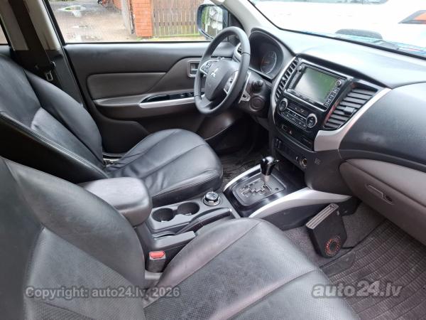 Zils Mitsubishi l-200 2017 Tallina, ar dzinēja tilpumu 2.40 L un nobraukumu 212 tūkst. km par 19900 €, foto 9 vietnē AUTOMOTO.COM.LV