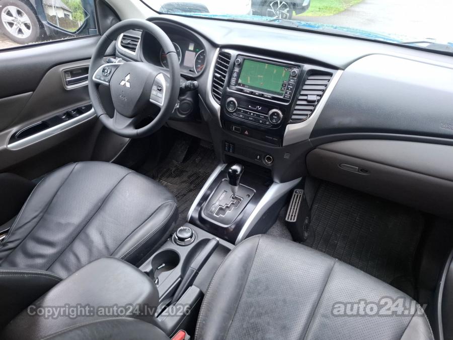 Zils Mitsubishi l-200 2017 Tallina, ar dzinēja tilpumu 2.40 L un nobraukumu 212 tūkst. km par 19900 €, foto 11 vietnē AUTOMOTO.COM.LV