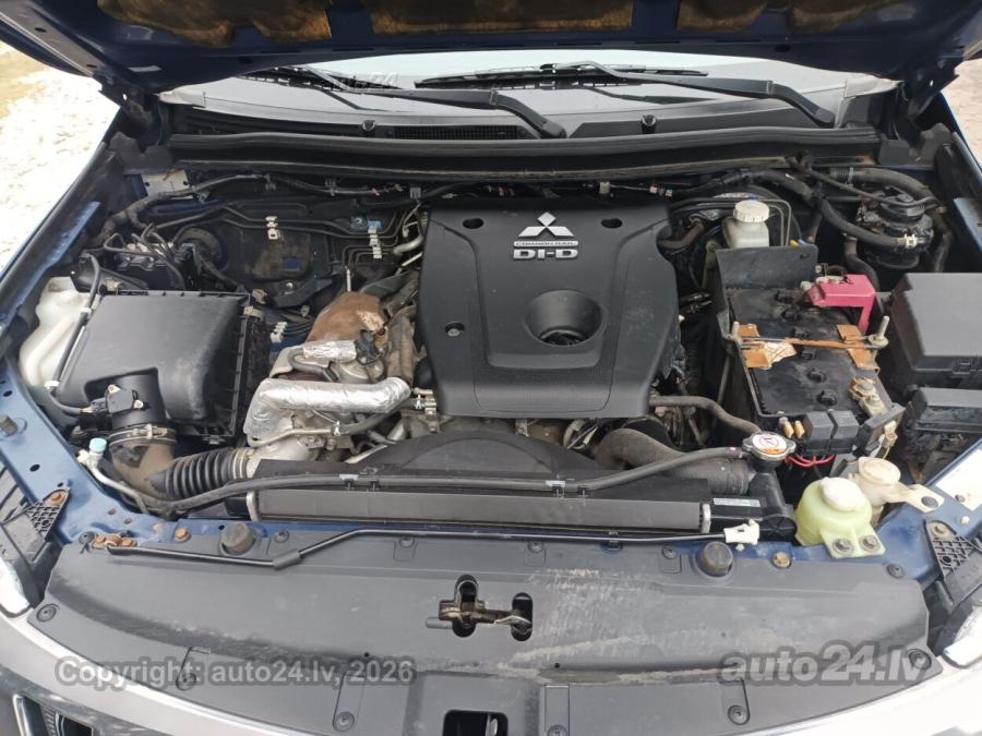 Zils Mitsubishi l-200 2017 Tallina, ar dzinēja tilpumu 2.40 L un nobraukumu 212 tūkst. km par 19900 €, foto 13 vietnē AUTOMOTO.COM.LV