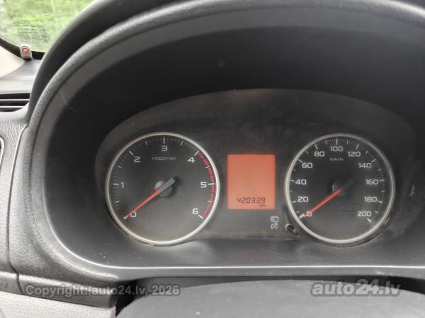 Zils Mitsubishi l-200 2019 Tallina, ar dzinēja tilpumu 2.40 L un nobraukumu 420 tūkst. km par 10900 €, foto 4 vietnē AUTOMOTO.COM.LV