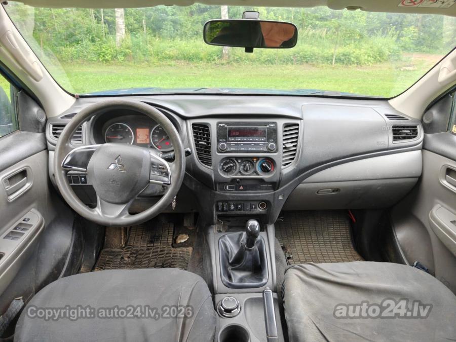 Blue Mitsubishi l-200 2019 in Tallinn, with an engine capacity of 2.40 L and mileage of 420 thousand km for 10900 €, photo 10 on AUTOMOTO.COM.LV
