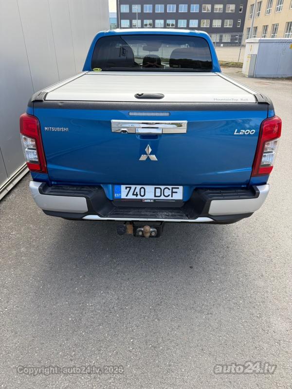 Zils Mitsubishi l-200 2020 Tallina, ar dzinēja tilpumu 2.30 L un nobraukumu 219 tūkst. km par 26500 €, foto 3 vietnē AUTOMOTO.COM.LV