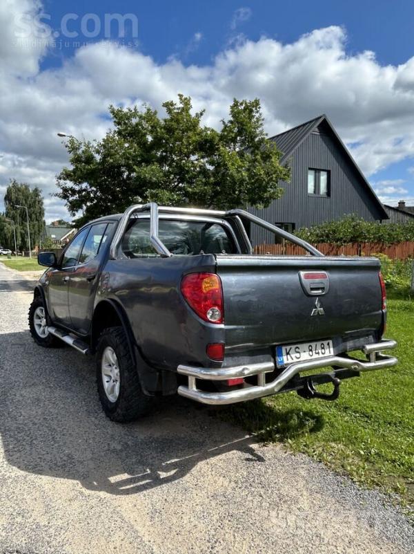 Синий Мицубиси Л 200 2010 в Валмиера, объемом двигателя 2.50 л и пробегом 434 тыс. км за 8300 €, фото 3 на AUTOMOTO.COM.LV