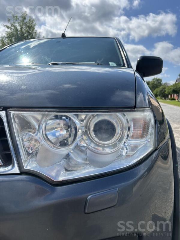 Zils Mitsubishi l-200 2010 Valmiera, ar dzinēja tilpumu 2.40 L un nobraukumu 434 tūkst. km par 7500 €, foto 8 vietnē AUTOMOTO.COM.LV