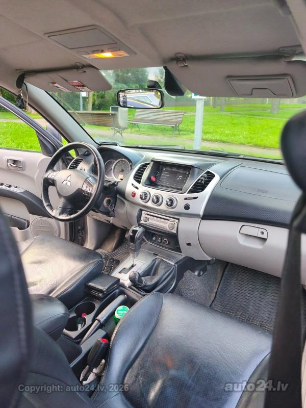 Brūns Mitsubishi l-200 2010 Narva, ar dzinēja tilpumu 2.50 L un nobraukumu 295 tūkst. km par 9000 €, foto 7 vietnē AUTOMOTO.COM.LV