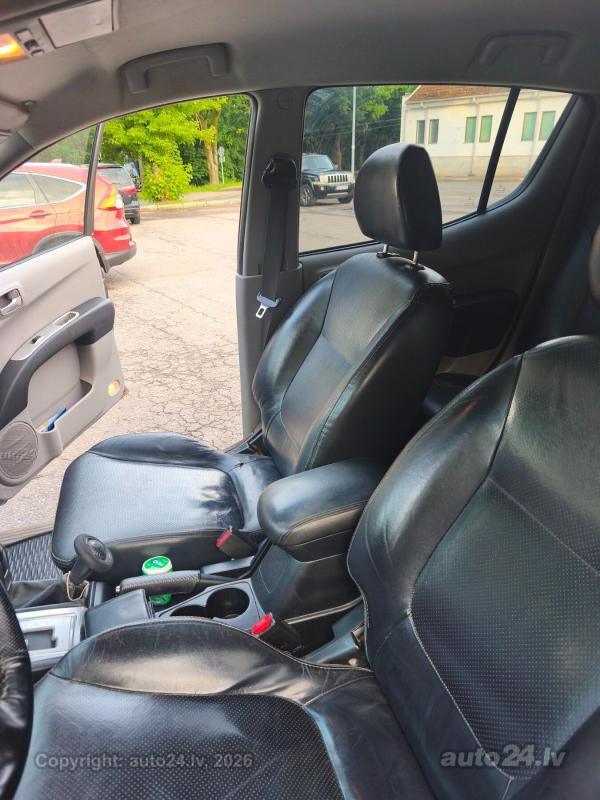 Brūns Mitsubishi l-200 2010 Narva, ar dzinēja tilpumu 2.50 L un nobraukumu 295 tūkst. km par 9000 €, foto 9 vietnē AUTOMOTO.COM.LV