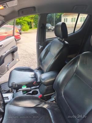 Brūns Mitsubishi l-200 2010 Narva, ar dzinēja tilpumu 2.50 L un nobraukumu 295 tūkst. km par 9000 €, foto 10 vietnē AUTOMOTO.COM.LV