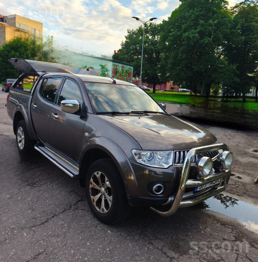 Brūns Mitsubishi l-200 2010 Valka, ar dzinēja tilpumu 2.50 L un nobraukumu 295 tūkst. km par 7500 €, foto 1 vietnē AUTOMOTO.COM.LV
