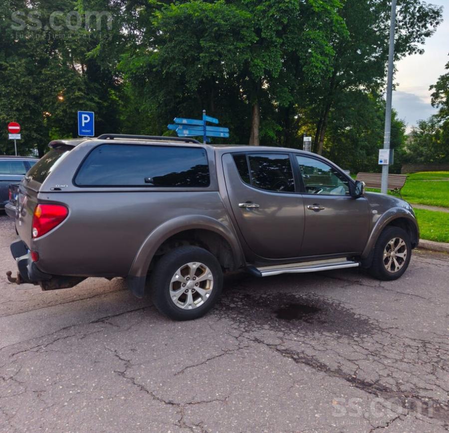 Brūns Mitsubishi l-200 2010 Valka, ar dzinēja tilpumu 2.50 L un nobraukumu 295 tūkst. km par 7500 €, foto 3 vietnē AUTOMOTO.COM.LV