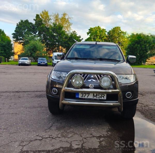 Brūns Mitsubishi l-200 2010 Valka, ar dzinēja tilpumu 2.50 L un nobraukumu 295 tūkst. km par 7500 €, foto 3 vietnē AUTOMOTO.COM.LV