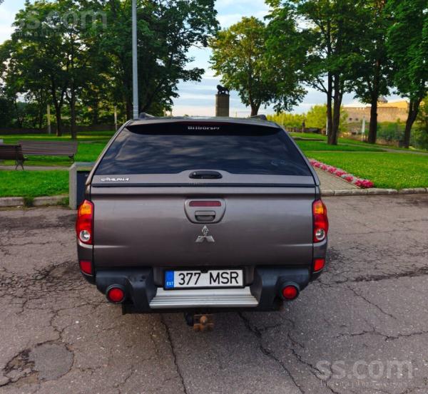 Brūns Mitsubishi l-200 2010 Valka, ar dzinēja tilpumu 2.50 L un nobraukumu 295 tūkst. km par 7500 €, foto 4 vietnē AUTOMOTO.COM.LV
