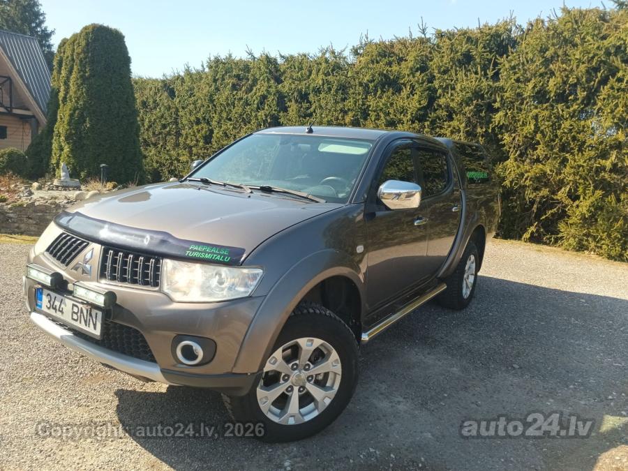 Brown Mitsubishi l-200 2012 in Haapsalu, with an engine capacity of 2.50 L and mileage of 256 thousand km for 11900 €, photo 1 on AUTOMOTO.COM.LV