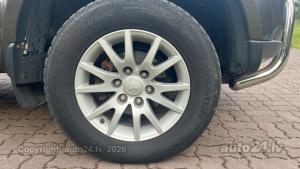 Brown Mitsubishi l-200 2014 in Tallinn, with an engine capacity of 2.50 L and mileage of 232 thousand km for 13900 €, photo 10 on AUTOMOTO.COM.LV