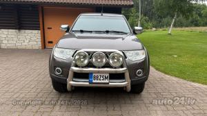 Brown Mitsubishi l-200 2014 in Tallinn, with an engine capacity of 2.50 L and mileage of 232 thousand km for 13900 €, photo 3 on AUTOMOTO.COM.LV