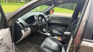Brown Mitsubishi l-200 2014 in Tallinn, with an engine capacity of 2.50 L and mileage of 232 thousand km for 13900 €, photo 6 on AUTOMOTO.COM.LV