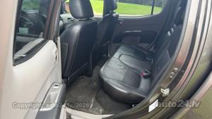 Brown Mitsubishi l-200 2014 in Tallinn, with an engine capacity of 2.50 L and mileage of 232 thousand km for 13900 €, photo 7 on AUTOMOTO.COM.LV