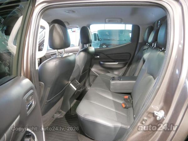 Brown Mitsubishi l-200 2020 in Tallinn, with an engine capacity of 2.30 L and mileage of 107 thousand km for 24990 €, photo 11 on AUTOMOTO.COM.LV