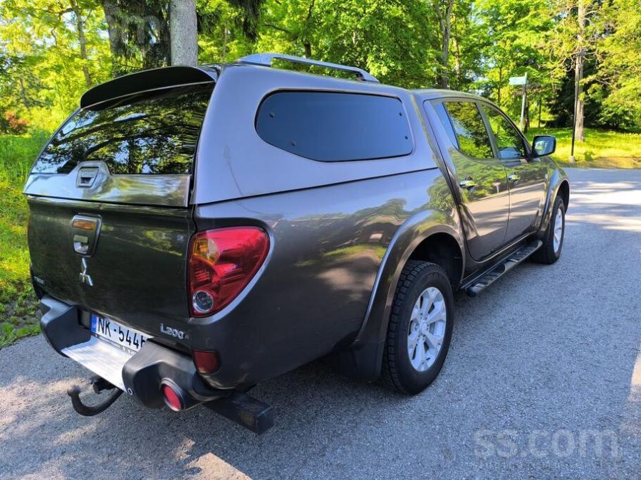 Brown Mitsubishi l-200 2010 in Valka, with an engine capacity of 2.50 L and mileage of 178 thousand km for 12800 €, photo 4 on AUTOMOTO.COM.LV