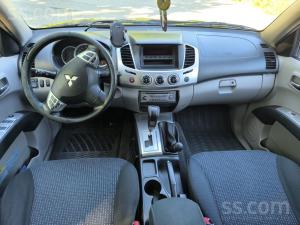 Brown Mitsubishi l-200 2010 in Valka, with an engine capacity of 2.50 L and mileage of 178 thousand km for 12800 €, photo 9 on AUTOMOTO.COM.LV