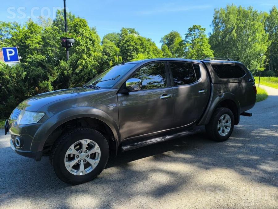 Brown Mitsubishi l-200 2010 in Valka, with an engine capacity of 2.50 L and mileage of 178 thousand km for 12800 €, photo 11 on AUTOMOTO.COM.LV