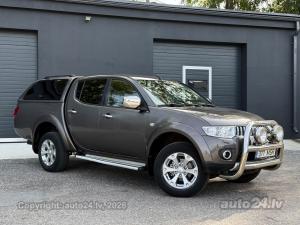 Brūns Mitsubishi l-200 2010 Tallina, ar dzinēja tilpumu 2.50 L un nobraukumu 296 tūkst. km par 7999 €, foto 6 vietnē AUTOMOTO.COM.LV