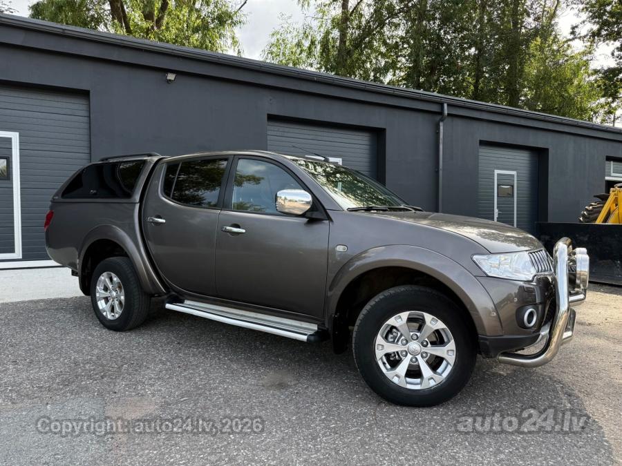 Brūns Mitsubishi l-200 2010 Tallina, ar dzinēja tilpumu 2.50 L un nobraukumu 296 tūkst. km par 7999 €, foto 10 vietnē AUTOMOTO.COM.LV