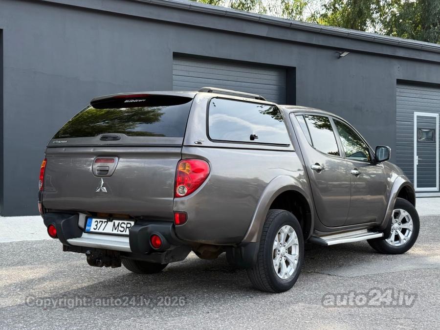 Brūns Mitsubishi l-200 2010 Tallina, ar dzinēja tilpumu 2.50 L un nobraukumu 296 tūkst. km par 7999 €, foto 12 vietnē AUTOMOTO.COM.LV