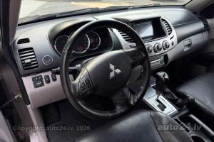 Brūns Mitsubishi l-200 2010 Tallina, ar dzinēja tilpumu 2.50 L un nobraukumu 296 tūkst. km par 7999 €, foto 22 vietnē AUTOMOTO.COM.LV