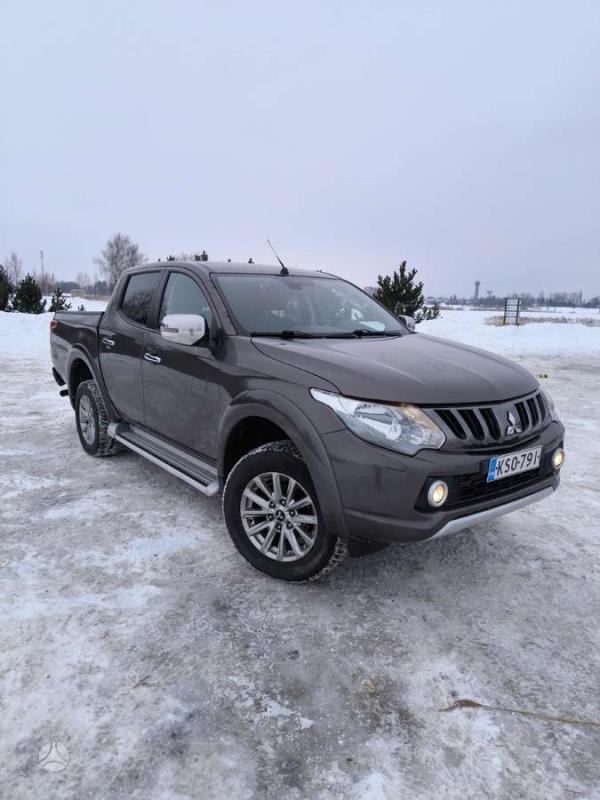 Brown Mitsubishi l-200 2017 in Klaipeda, with an engine capacity of 2.44 L and mileage of 287 thousand km for 14600 €, photo 2 on AUTOMOTO.COM.LV