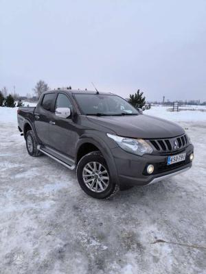 Brown Mitsubishi l-200 2017 in Klaipeda, with an engine capacity of 2.44 L and mileage of 287 thousand km for 14600 €, photo 2 on AUTOMOTO.COM.LV