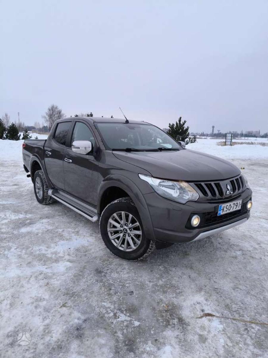 Brown Mitsubishi l-200 2017 in Klaipeda, with an engine capacity of 2.44 L and mileage of 287 thousand km for 14600 €, photo 2 on AUTOMOTO.COM.LV