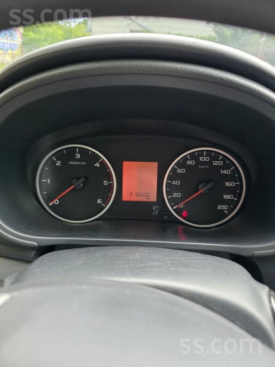 Brown Mitsubishi l-200 2018 in Riga, with an engine capacity of 2.40 L and mileage of 317 thousand km for 9400 €, photo 8 on AUTOMOTO.COM.LV