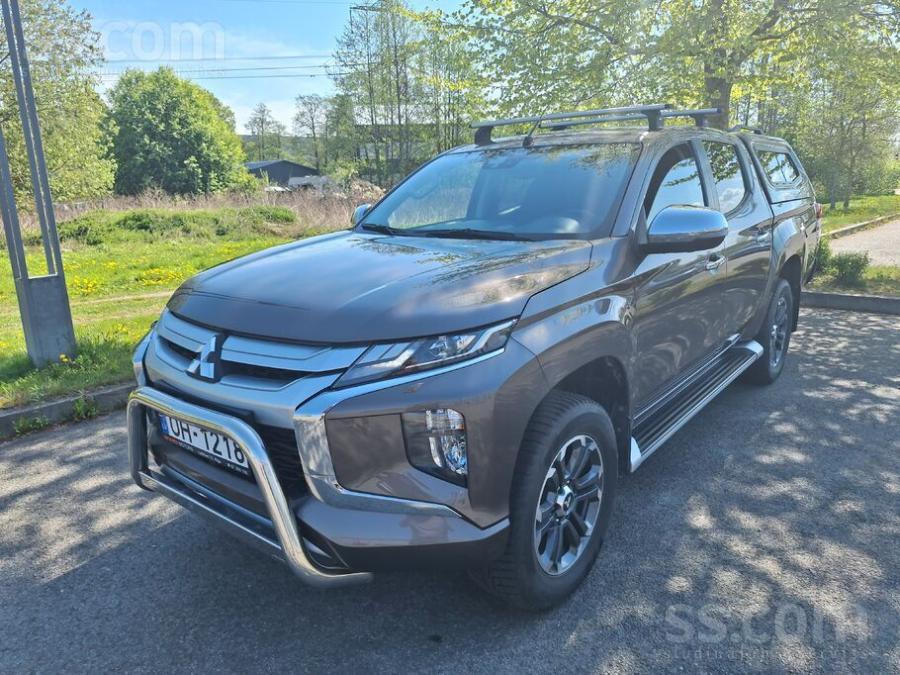 Brown Mitsubishi l-200 2019 in Riga, with an engine capacity of 2.30 L and mileage of 47 thousand km for 23200 €, photo 3 on AUTOMOTO.COM.LV