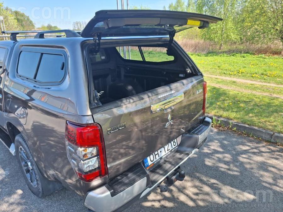 Brown Mitsubishi l-200 2019 in Riga, with an engine capacity of 2.30 L and mileage of 47 thousand km for 23200 €, photo 9 on AUTOMOTO.COM.LV
