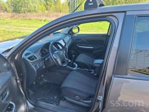 Brown Mitsubishi l-200 2019 in Riga, with an engine capacity of 2.30 L and mileage of 47 thousand km for 23200 €, photo 13 on AUTOMOTO.COM.LV