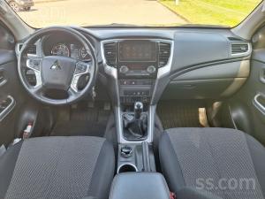 Brown Mitsubishi l-200 2019 in Riga, with an engine capacity of 2.30 L and mileage of 47 thousand km for 23200 €, photo 14 on AUTOMOTO.COM.LV